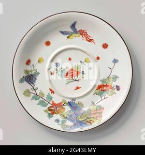 . Subdamer painted porcelain. The dish is decorated with Höroltt ...