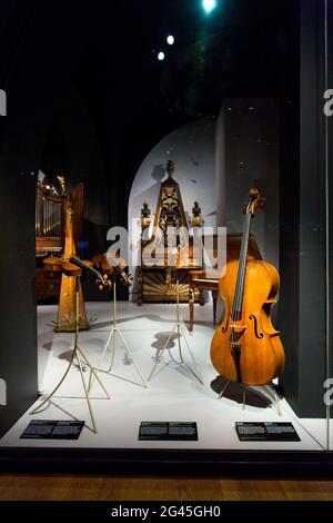 Arrangement of musical instruments in the "House music" exhibition ...