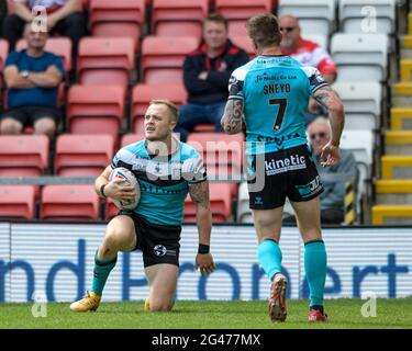 Marc Sneyd (7) of Hull FC celebrates kicking a drop-gaol that puts ...