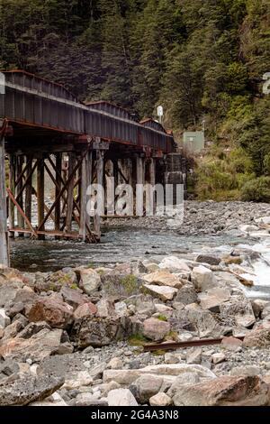 Road bridge across the river at Arthurs Pass in New Zealand, Travel ...