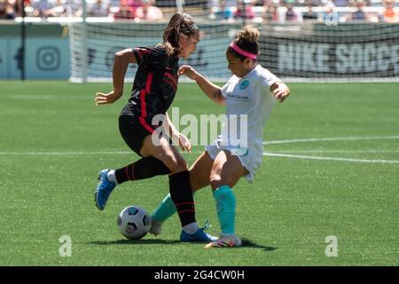 Sophia Smith (11 Portland Thorns) in action during the National Womens ...