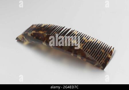 . Hair comb of turtle with an incredible round back, which is opposed ...