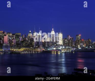 2006 HISTORICAL MIDTOWN SKYLINE HUDSON RIVER MANHATTAN NEW YORK CITY ...