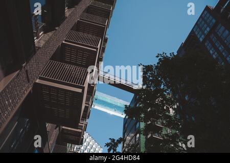Vauxhall, London | UK - 2021.06.13: Swimmers enjoy warm weather in the ...