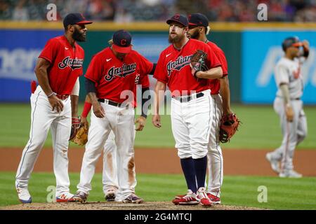 Cleveland Indians pitcher Bryan Shaw (27) leaves the game during an MLB ...