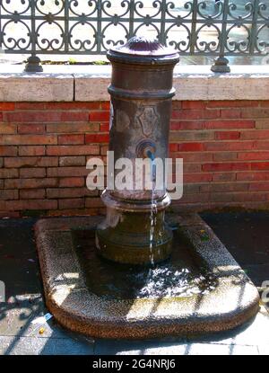 Italy, Rome, fontanella, public water fountain Stock Photo - Alamy