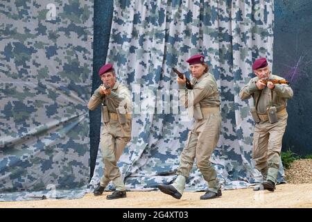 Richard Koppermann, Mirko Brankatschk, Gabriele Rothmann , Larissa ...