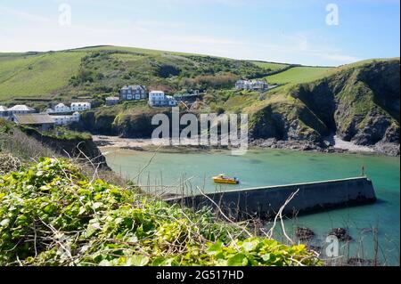 Port Isaac Harbour in North Cornwall Stock Photo - Alamy