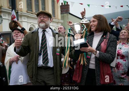 DREAM HORSE (2020) OWEN TEALE TONI COLLETTE EUROS LYN (DIR) BLEECKER ...