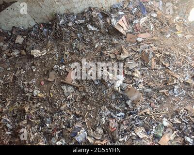 Reuse of resources. export of metal waste for recycling Shipping of ...