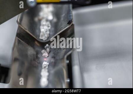 Automatic sorting of diamonds, modern machine vision technologies Stock ...