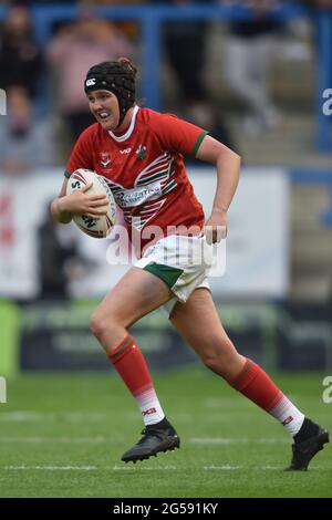 Charlie Mundy (12) of Wales in action during the game Stock Photo - Alamy