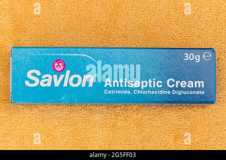 Savlon Antiseptic Cream Cetrimide Chlorhexidine Gluconate Stock Photo ...
