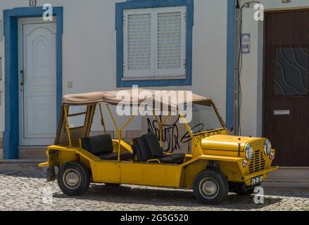 ALBUFEIRA, ALGARVE, PORTUGAL - JULY 20 2018 : Beach of Albufeira Stock ...