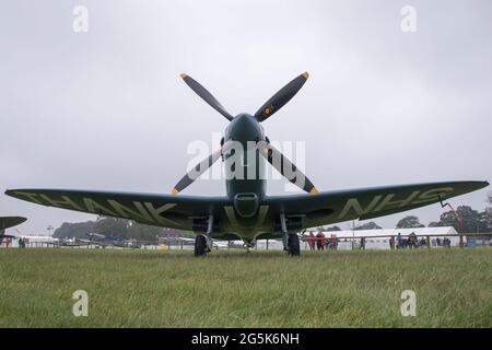 PRXI PL983 Supermarine Spitfire at Headcorn Airfield Airshow 27 June ...
