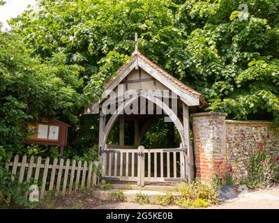 The lychgate to St Peter's Church, Bruisyard, Suffolk Stock Photo - Alamy