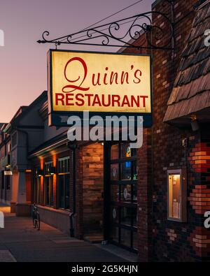 Quinns Restaurant sign in Beacon, New York Stock Photo - Alamy