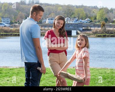 SAND DOLLAR COVE, from left: Aly Michalka, Chad Michael Murray, Lily ...
