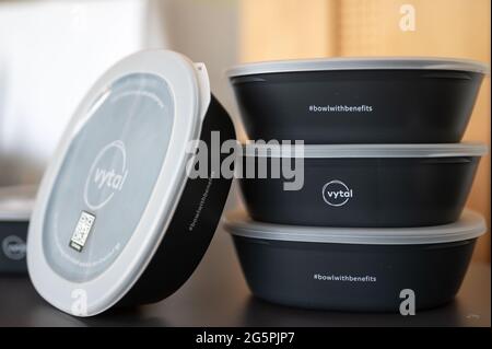 Cologne, Germany. 29th June, 2021. Reusable containers from the ...