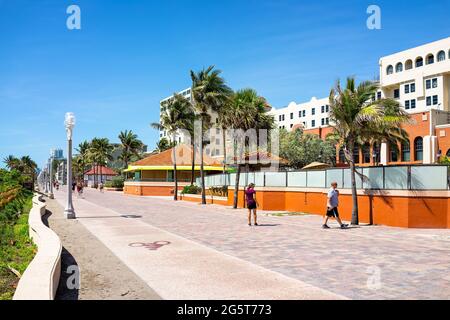 WATERFRONT PROMENADE HOLLYWOOD BEACH FLORIDA USA Stock Photo - Alamy