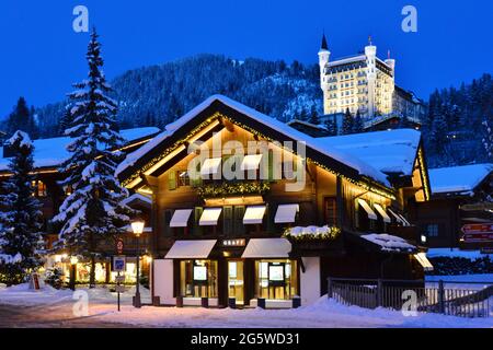 SWITZERLAND. BERN CANTON. GSTAAD. THE PROMENADE WITH ITS LUXURY SHOPS ...