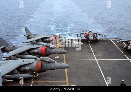 Italian Navy, Garibaldi aircraft carrier, vertical take-off aircraft AV-8B "Harrier" - Marina ...