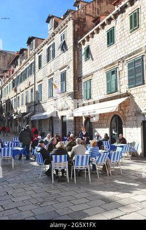 Dubrovnik: Gundulic Square outside restaurant Stock Photo - Alamy