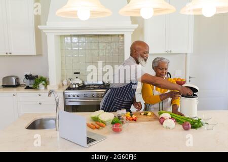 Cuisine, Senior couple, cook, together couple, senior citizens, old ...