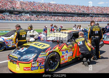 Stock Car Race Pit Crew Stock Photo - Alamy