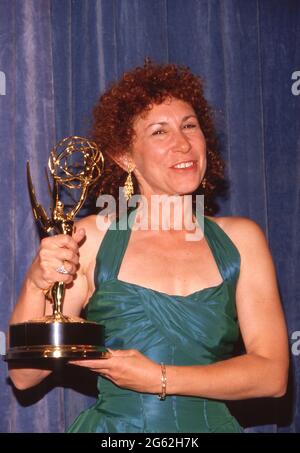 Rhea Perlman at the 41st Annual Primetime Emmy Awards on September 17 ...