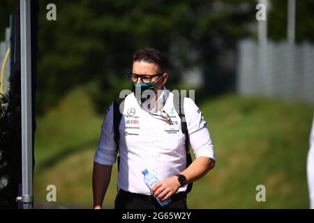 Peter Bonnington, "Bono" is the racing engineer of Lewis Hamilton 44 ...