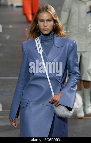 Paris, France. 04th July, 2021. Bella Hadid at OFF-WHITE Fall Winter ...