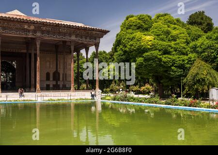 Historical Chehel Sotun Garden and palace, The Persian Garden, Isfahan ...