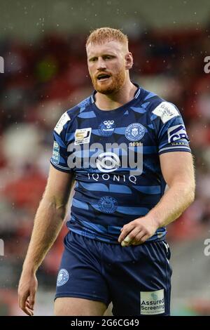 Joe Bullock (19) of Wigan Warriors goes over for a try Stock Photo - Alamy