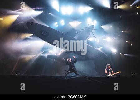 CLISSON, HELLFEST FESTIVAL, FRANCE: Adrian Smith, guitarist of the ...