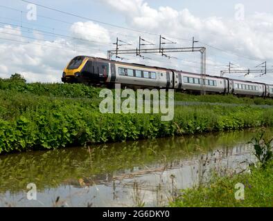 Avanti West Coast Voyager diesel train leaving Warrington Bank Quay ...