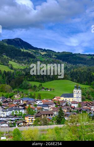 Barockkirche St. Jakob und St. Leonard, Hopfgarten im Brixental, Tirol ...