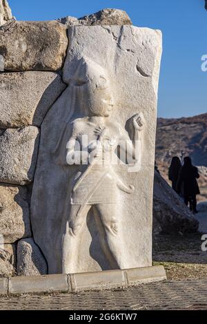 Turkey statue of a Hittite King from Malatya 8th century BC now in the ...