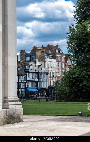 Cambridge, England, Cambridge University Scenes, Group Tourists Family ...