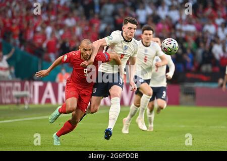 from left Declan Rice (England), Petar Sucic Arlington, June 17, 2026 ...
