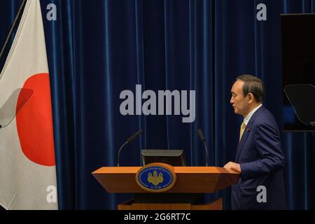 Yoshihide Suga arrives at the prime minister's office after being ...