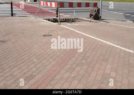 Excavation fencing. Protective barriers and fences during construction ...