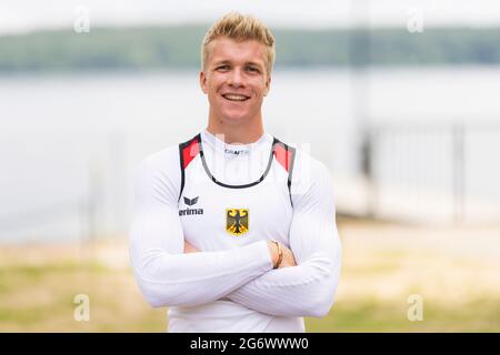 Potsdam, Germany. 20th May, 2020. Canoeist Jacob Schopf trains in the ...