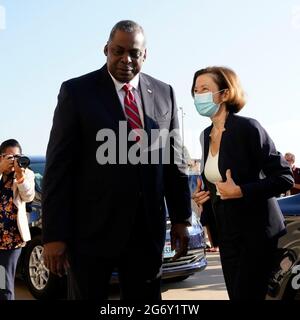 Secretary of Defense Lloyd Austin welcomes German Minister of Defense ...