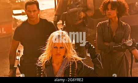 Victoria Rowell & Temuera Morrison Film: Barb Wire (USA 1996 ...