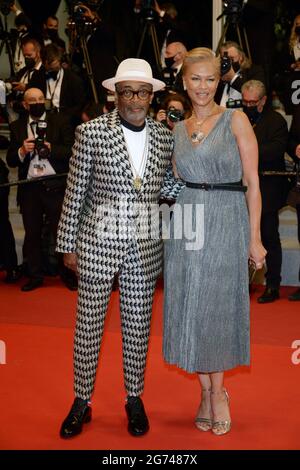 CANNES - JULY 10: Spike Lee and Tonya Lewis Lee arrive to the premiere ...