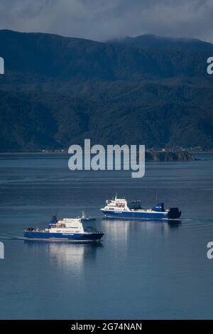 Bluebridge Cook Strait Ferry, "Straitsman", arriving at Wellington ...