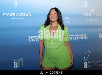 MIAMI, FLORIDA - JULY 10: Amanda Kay walks the runway during the 2021 ...