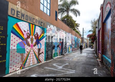Murals, Clarion Alley, Mission District, Mission, San Francisco ...