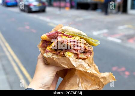 Famous salt beef bagel with mustard and pickle at Beigel Bake, Brick ...